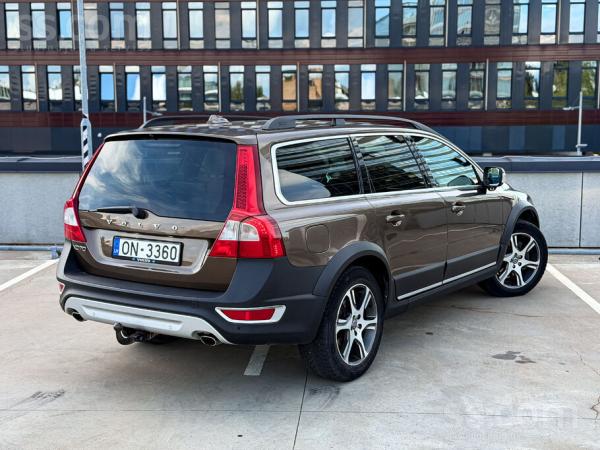 Brown Volvo XC70 2012 in Riga, with an engine capacity of 2.40 L and mileage of 0 thousand km for 7950 €, photo 4 on AUTOMOTO.COM.LV