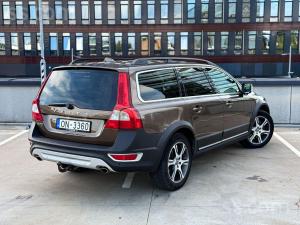 Brūns Volvo XC70 2012 Rīga, ar dzinēja tilpumu 2.40 L un nobraukumu 0 tūkst. km par 7950 €, foto 5 vietnē AUTOMOTO.COM.LV