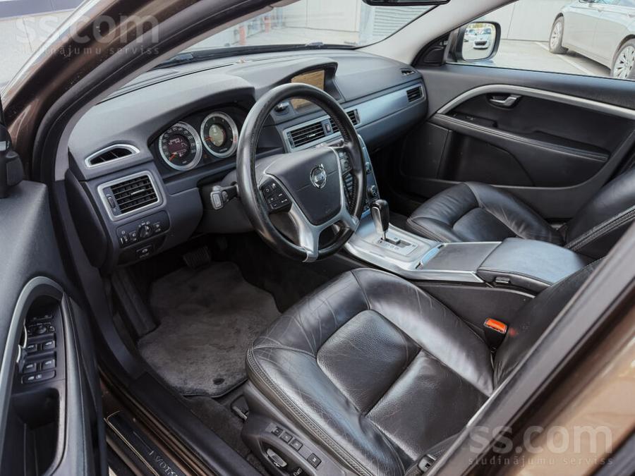 Brūns Volvo XC70 2012 Rīga, ar dzinēja tilpumu 2.40 L un nobraukumu 0 tūkst. km par 7950 €, foto 8 vietnē AUTOMOTO.COM.LV