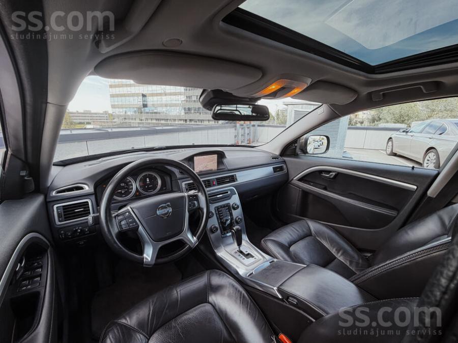 Brūns Volvo XC70 2012 Rīga, ar dzinēja tilpumu 2.40 L un nobraukumu 0 tūkst. km par 7950 €, foto 9 vietnē AUTOMOTO.COM.LV