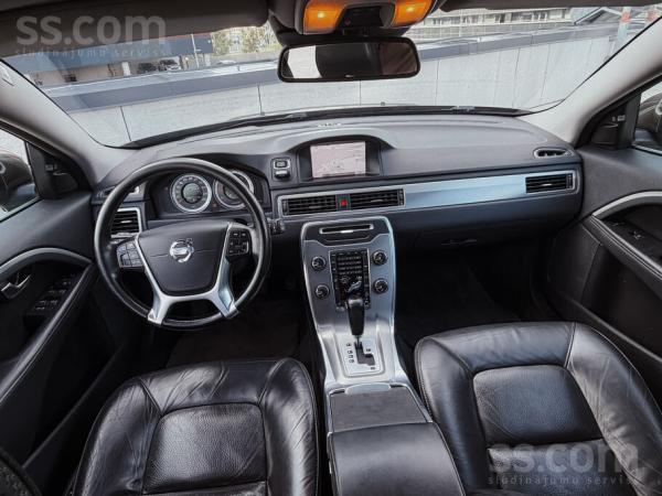 Brown Volvo XC70 2012 in Riga, with an engine capacity of 2.40 L and mileage of 0 thousand km for 7950 €, photo 9 on AUTOMOTO.COM.LV