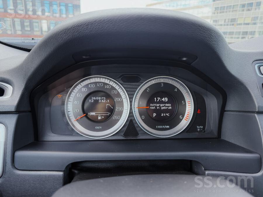 Brūns Volvo XC70 2012 Rīga, ar dzinēja tilpumu 2.40 L un nobraukumu 0 tūkst. km par 7950 €, foto 11 vietnē AUTOMOTO.COM.LV