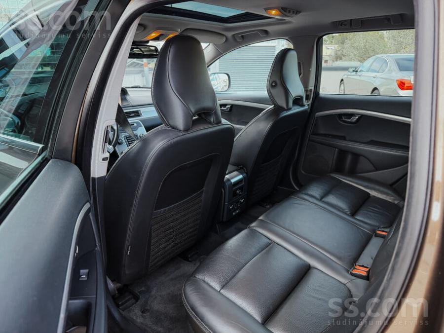 Brūns Volvo XC70 2012 Rīga, ar dzinēja tilpumu 2.40 L un nobraukumu 0 tūkst. km par 7950 €, foto 15 vietnē AUTOMOTO.COM.LV