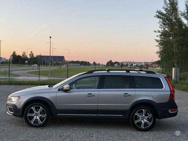 Brown Volvo XC70 2012 in Siauliai, with an engine capacity of 2.95 L and mileage of 245 thousand km for 8450 €, photo 4 on AUTOMOTO.COM.LV