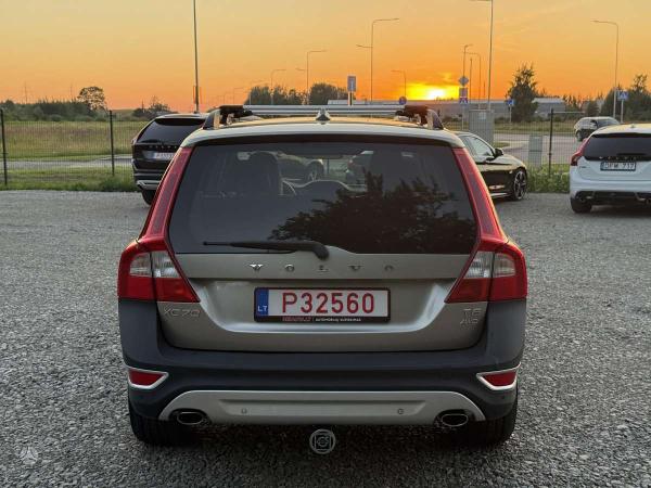 Brown Volvo XC70 2012 in Siauliai, with an engine capacity of 2.95 L and mileage of 245 thousand km for 8450 €, photo 8 on AUTOMOTO.COM.LV