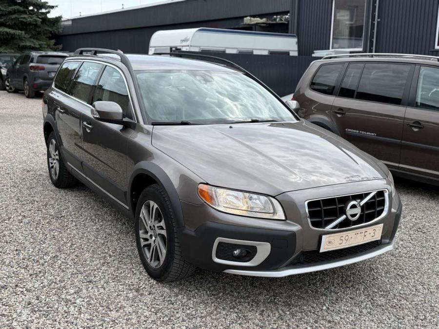 Brūns Volvo XC70 2012 Kauņa, ar dzinēja tilpumu 2.40 L un nobraukumu 430 tūkst. km par 7800 €, foto 1 vietnē AUTOMOTO.COM.LV