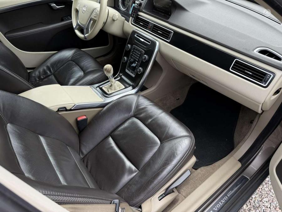 Brūns Volvo XC70 2012 Kauņa, ar dzinēja tilpumu 2.40 L un nobraukumu 430 tūkst. km par 7800 €, foto 9 vietnē AUTOMOTO.COM.LV