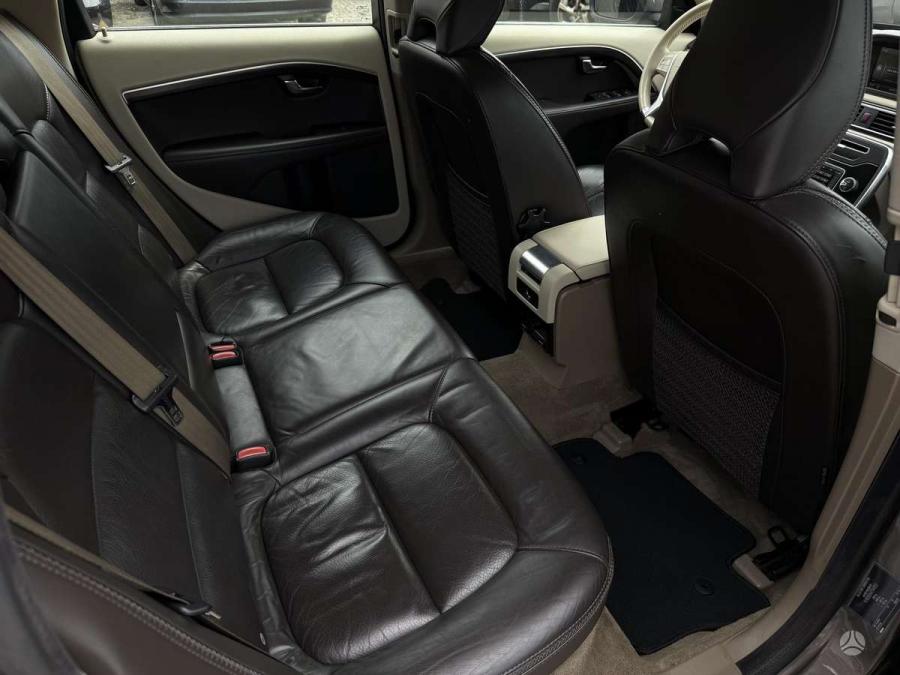 Brūns Volvo XC70 2012 Kauņa, ar dzinēja tilpumu 2.40 L un nobraukumu 430 tūkst. km par 7800 €, foto 13 vietnē AUTOMOTO.COM.LV