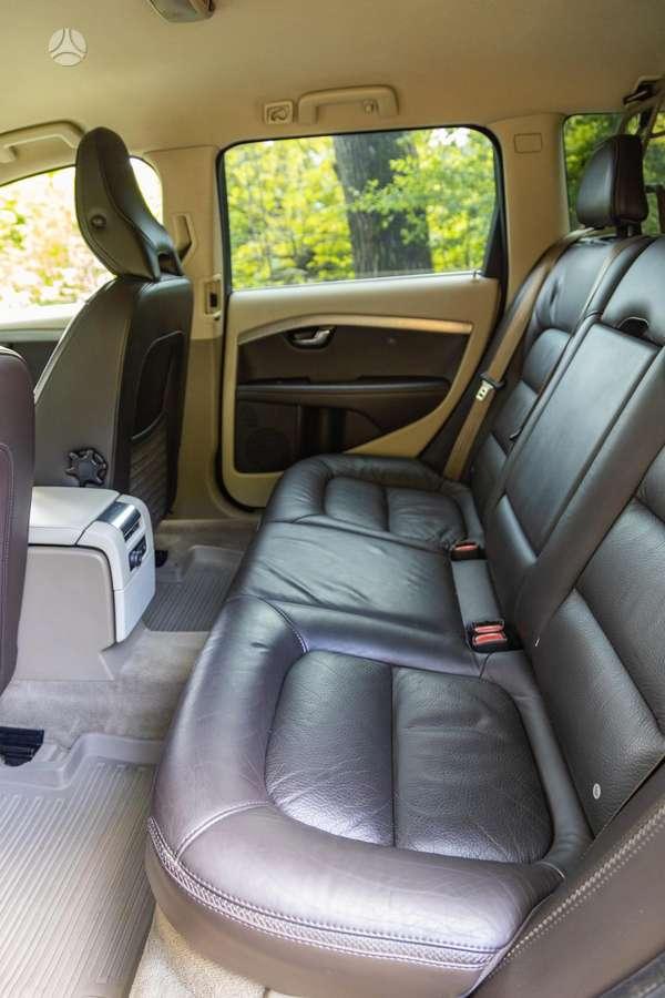 Brown Volvo XC70 2012 in Vilnius, with an engine capacity of 2.40 L and mileage of 307 thousand km for 8800 €, photo 6 on AUTOMOTO.COM.LV