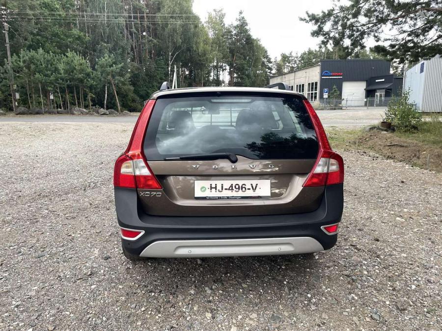 Brūns Volvo XC70 2012 Jonava, ar dzinēja tilpumu 1.98 L un nobraukumu 391 tūkst. km par 6150 €, foto 7 vietnē AUTOMOTO.COM.LV