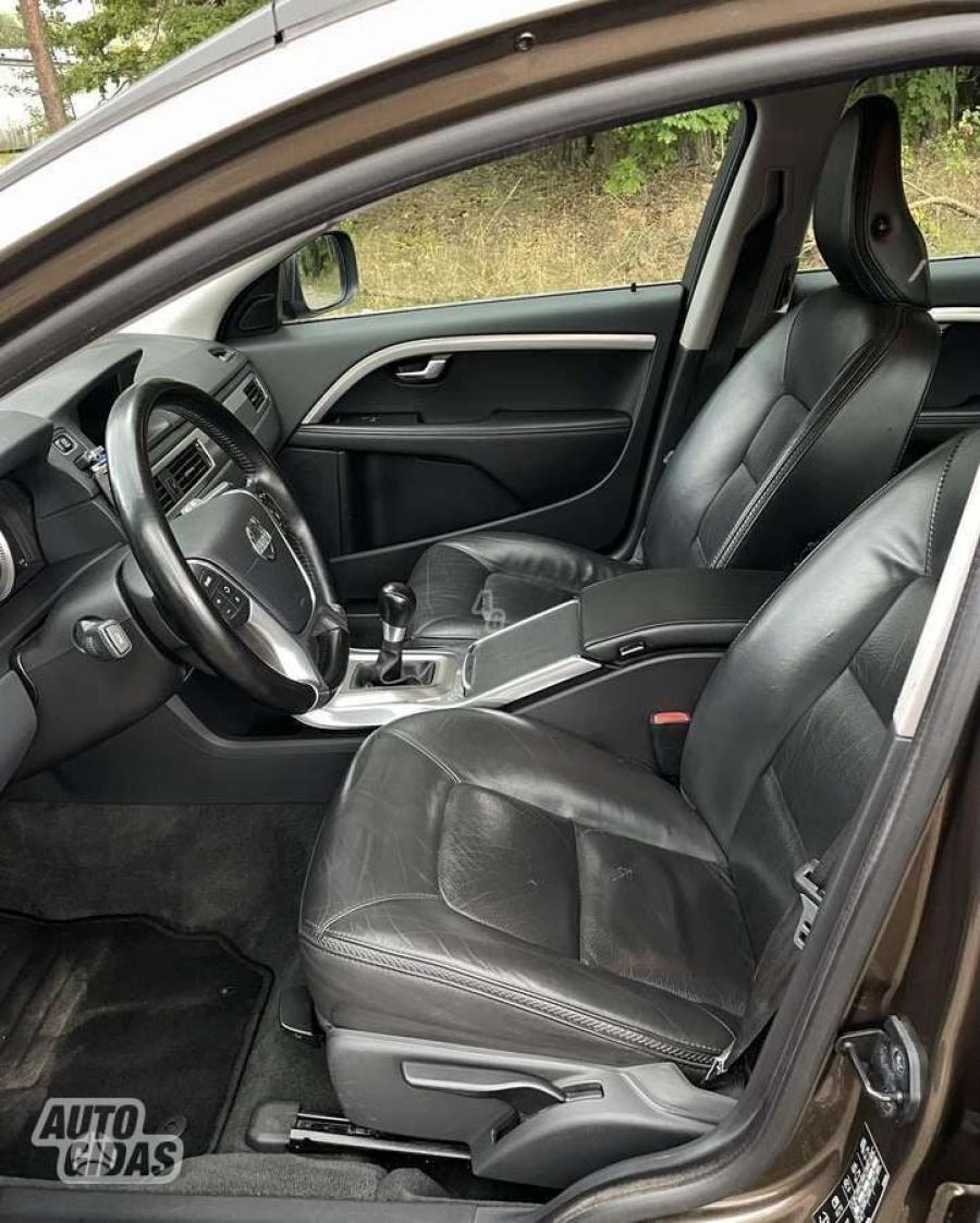Brūns Volvo XC70 2012 Jonava, ar dzinēja tilpumu 2.00 L un nobraukumu 391 tūkst. km par 6150 €, foto 10 vietnē AUTOMOTO.COM.LV