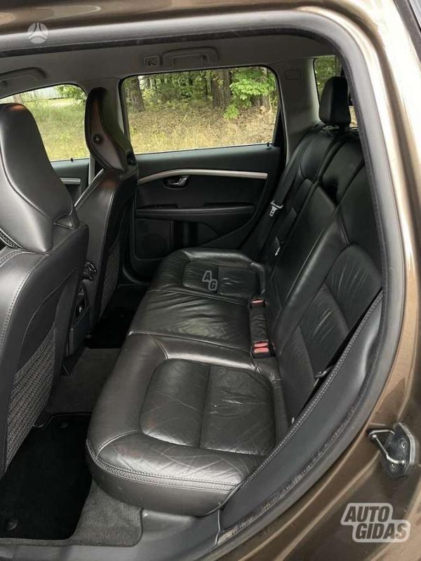 Brūns Volvo XC70 2012 Jonava, ar dzinēja tilpumu 2.00 L un nobraukumu 391 tūkst. km par 6150 €, foto 10 vietnē AUTOMOTO.COM.LV