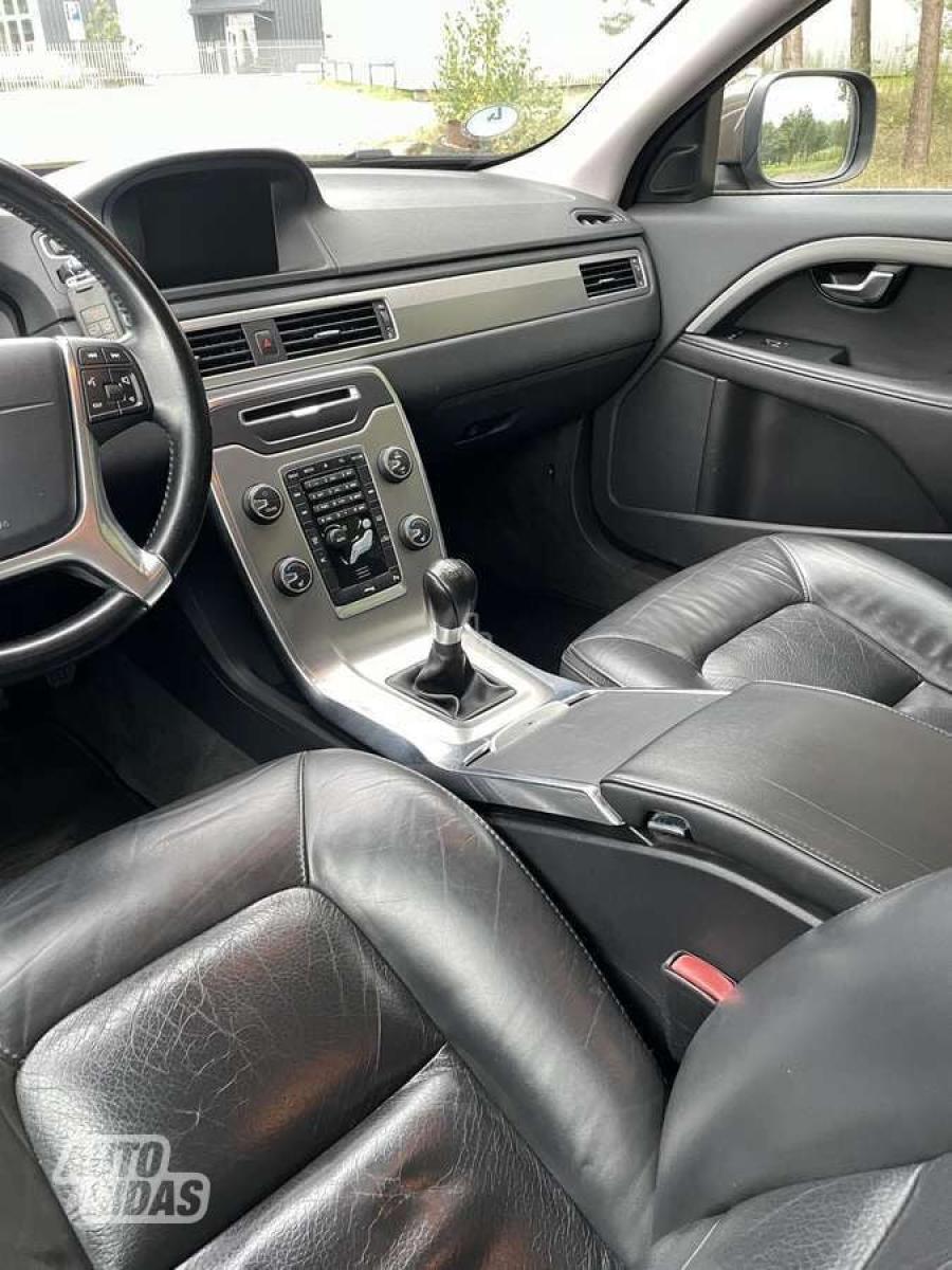 Brūns Volvo XC70 2012 Jonava, ar dzinēja tilpumu 2.00 L un nobraukumu 391 tūkst. km par 6150 €, foto 13 vietnē AUTOMOTO.COM.LV