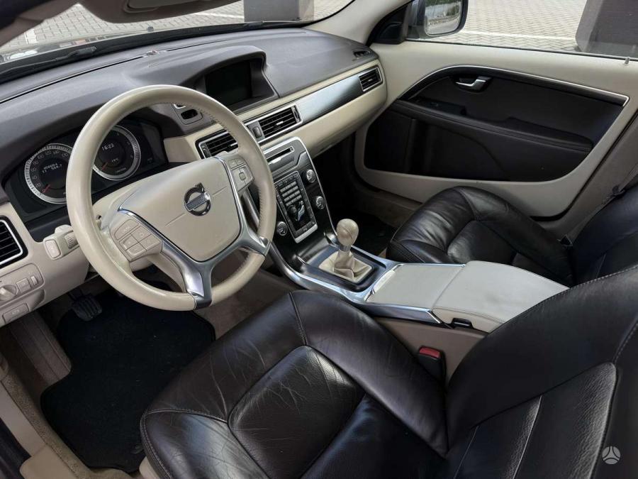 Brūns Volvo XC70 2012 Tauragė, ar dzinēja tilpumu 2.40 L un nobraukumu 430 tūkst. km par 7300 €, foto 10 vietnē AUTOMOTO.COM.LV
