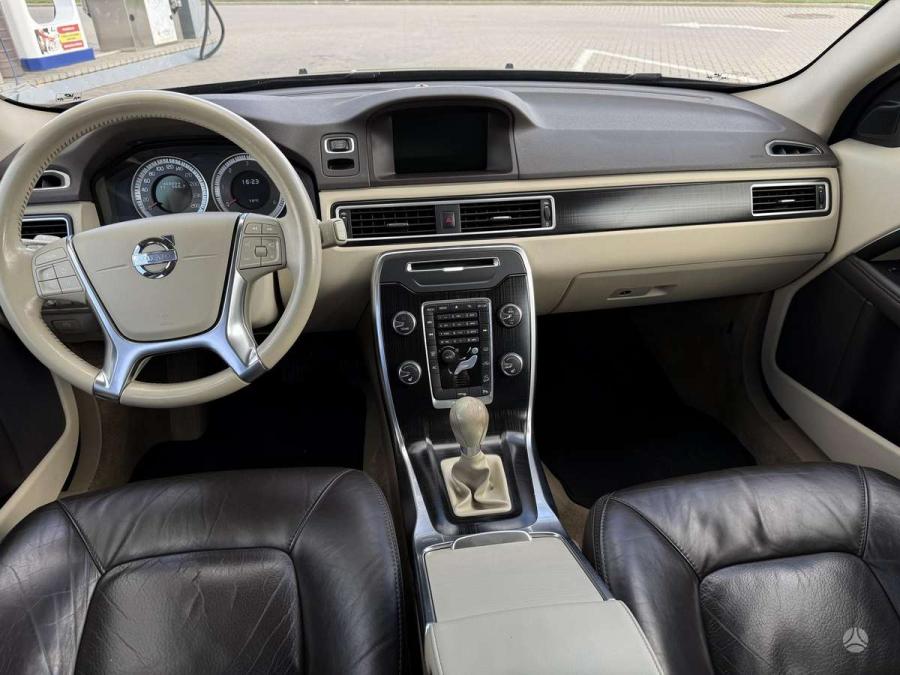 Brūns Volvo XC70 2012 Tauragė, ar dzinēja tilpumu 2.40 L un nobraukumu 430 tūkst. km par 7300 €, foto 12 vietnē AUTOMOTO.COM.LV