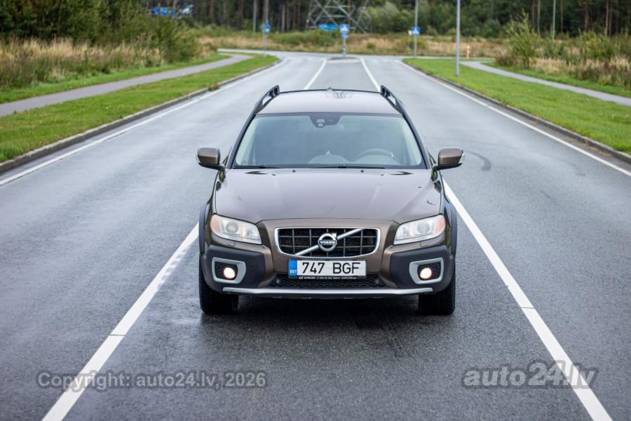 Brown Volvo XC70 2012 in Saue, with an engine capacity of 2.40 L and mileage of 367 thousand km for 9000 €, photo 4 on AUTOMOTO.COM.LV
