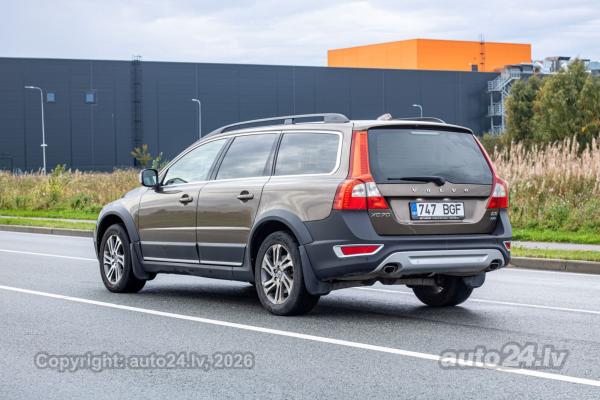 Brown Volvo XC70 2012 in Saue, with an engine capacity of 2.40 L and mileage of 367 thousand km for 9000 €, photo 5 on AUTOMOTO.COM.LV