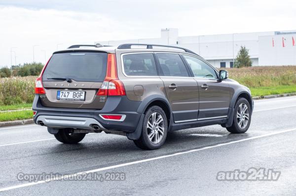 Brown Volvo XC70 2012 in Saue, with an engine capacity of 2.40 L and mileage of 367 thousand km for 9000 €, photo 7 on AUTOMOTO.COM.LV
