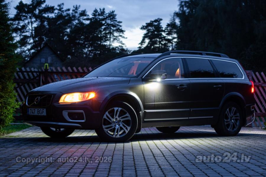 Brown Volvo XC70 2012 in Saue, with an engine capacity of 2.40 L and mileage of 367 thousand km for 9000 €, photo 12 on AUTOMOTO.COM.LV
