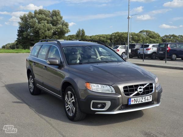 Brown Volvo XC70 2012 in Taurage, with an engine capacity of 2.40 L and mileage of 277 thousand km for 7690 €, photo 1 on AUTOMOTO.COM.LV