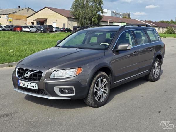 Brown Volvo XC70 2012 in Taurage, with an engine capacity of 2.40 L and mileage of 277 thousand km for 7690 €, photo 3 on AUTOMOTO.COM.LV