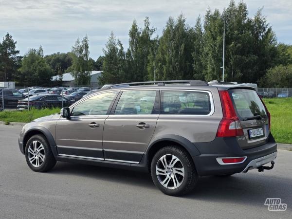 Brown Volvo XC70 2012 in Taurage, with an engine capacity of 2.40 L and mileage of 277 thousand km for 7690 €, photo 6 on AUTOMOTO.COM.LV