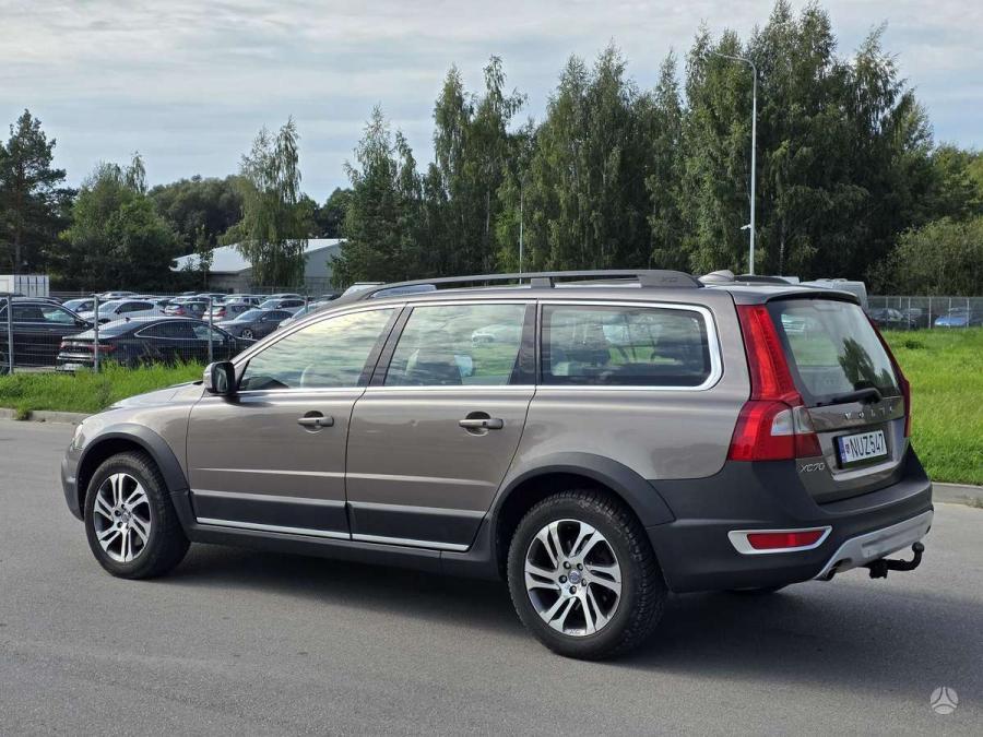 Brūns Volvo XC70 2012 Tauragė, ar dzinēja tilpumu 2.40 L un nobraukumu 277 tūkst. km par 7699 €, foto 6 vietnē AUTOMOTO.COM.LV