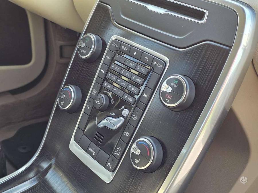Brūns Volvo XC70 2012 Tauragė, ar dzinēja tilpumu 2.40 L un nobraukumu 277 tūkst. km par 7699 €, foto 21 vietnē AUTOMOTO.COM.LV