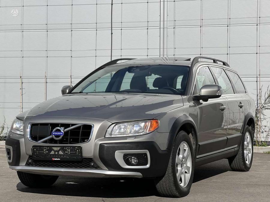 Brown Volvo XC70 2012 in Utena, with an engine capacity of 2.40 L and mileage of 310 thousand km for 9350 €, photo 6 on AUTOMOTO.COM.LV