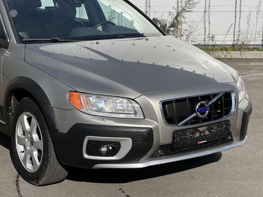 Brown Volvo XC70 2012 in Utena, with an engine capacity of 2.40 L and mileage of 310 thousand km for 9350 €, photo 7 on AUTOMOTO.COM.LV