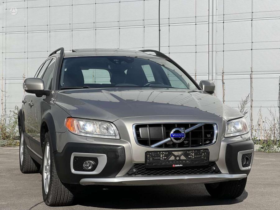 Brown Volvo XC70 2012 in Utena, with an engine capacity of 2.40 L and mileage of 310 thousand km for 9350 €, photo 11 on AUTOMOTO.COM.LV
