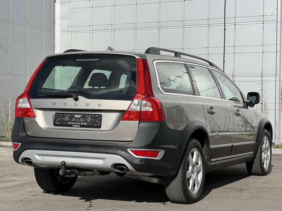 Brown Volvo XC70 2012 in Utena, with an engine capacity of 2.40 L and mileage of 310 thousand km for 9350 €, photo 20 on AUTOMOTO.COM.LV