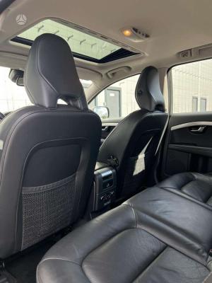 Brown Volvo XC70 2012 in Utena, with an engine capacity of 2.40 L and mileage of 310 thousand km for 9350 €, photo 24 on AUTOMOTO.COM.LV