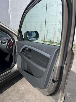 Brown Volvo XC70 2012 in Utena, with an engine capacity of 2.40 L and mileage of 310 thousand km for 9350 €, photo 26 on AUTOMOTO.COM.LV