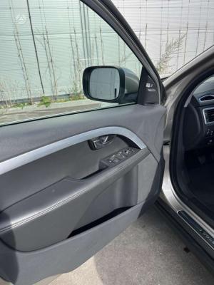 Brown Volvo XC70 2012 in Utena, with an engine capacity of 2.40 L and mileage of 310 thousand km for 9350 €, photo 35 on AUTOMOTO.COM.LV