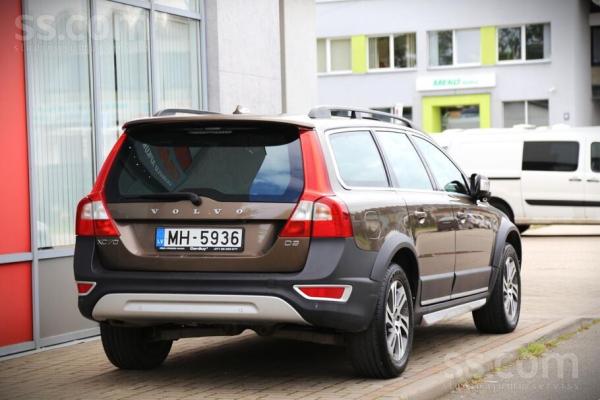 Brūns Volvo XC70 2012 Rīga, ar dzinēja tilpumu 2.00 L un nobraukumu 329 tūkst. km par 8995 €, foto 7 vietnē AUTOMOTO.COM.LV