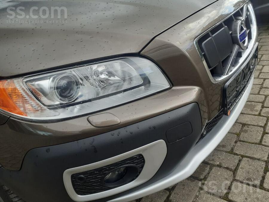 Brown Volvo XC70 2012 in Riga, with an engine capacity of 2.40 L and mileage of 205 thousand km for 12800 €, photo 17 on AUTOMOTO.COM.LV