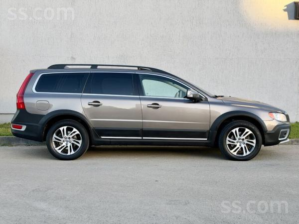 Brūns Volvo XC70 2012 Jelgava, ar dzinēja tilpumu 2.40 L un nobraukumu 0 tūkst. km par 8550 €, foto 6 vietnē AUTOMOTO.COM.LV