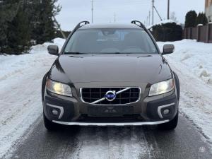 Brown Volvo XC70 2013 in Vilnius, with an engine capacity of 2.40 L and mileage of 273 thousand km for 9999 €, photo 2 on AUTOMOTO.COM.LV