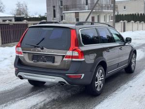 Brown Volvo XC70 2013 in Vilnius, with an engine capacity of 2.40 L and mileage of 273 thousand km for 9999 €, photo 4 on AUTOMOTO.COM.LV
