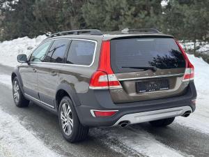 Brown Volvo XC70 2013 in Vilnius, with an engine capacity of 2.40 L and mileage of 273 thousand km for 9999 €, photo 6 on AUTOMOTO.COM.LV
