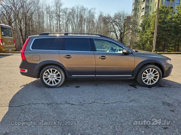 Brūns Volvo XC70 2013 Tartu, ar dzinēja tilpumu 2.40 L un nobraukumu 342 tūkst. km par 11000 €, foto 4 vietnē AUTOMOTO.COM.LV