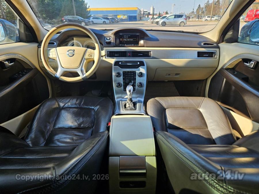 Brūns Volvo XC70 2013 Tartu, ar dzinēja tilpumu 2.40 L un nobraukumu 342 tūkst. km par 11000 €, foto 7 vietnē AUTOMOTO.COM.LV