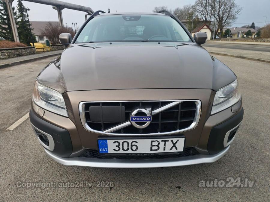 Brown Volvo XC70 2013 in Paide, with an engine capacity of 2.40 L and mileage of 393 thousand km for 9750 €, photo 2 on AUTOMOTO.COM.LV