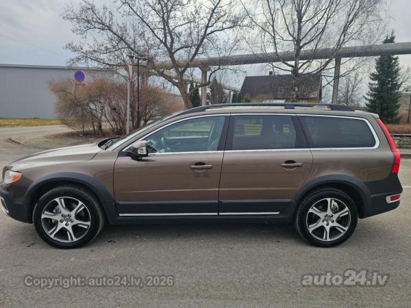 Brūns Volvo XC70 2013 Paide, ar dzinēja tilpumu 2.40 L un nobraukumu 393 tūkst. km par 9750 €, foto 3 vietnē AUTOMOTO.COM.LV