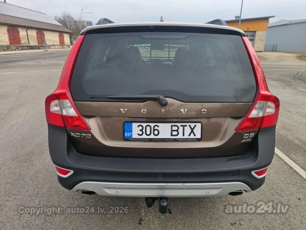 Brūns Volvo XC70 2013 Paide, ar dzinēja tilpumu 2.40 L un nobraukumu 393 tūkst. km par 9750 €, foto 5 vietnē AUTOMOTO.COM.LV