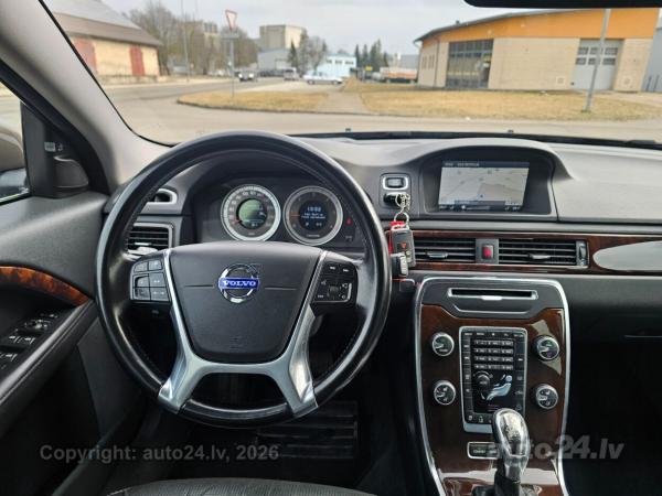 Brūns Volvo XC70 2013 Paide, ar dzinēja tilpumu 2.40 L un nobraukumu 393 tūkst. km par 9750 €, foto 8 vietnē AUTOMOTO.COM.LV