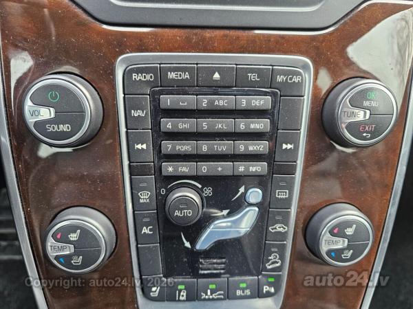 Brūns Volvo XC70 2013 Paide, ar dzinēja tilpumu 2.40 L un nobraukumu 393 tūkst. km par 9750 €, foto 10 vietnē AUTOMOTO.COM.LV