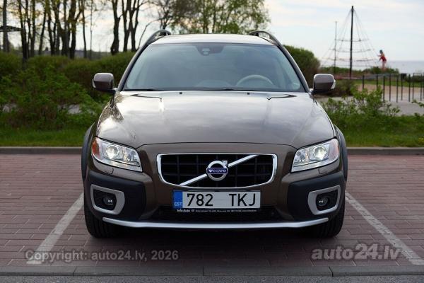 Brown Volvo XC70 2013 in Tallinn, with an engine capacity of 2.40 L and mileage of 257 thousand km for 13000 €, photo 3 on AUTOMOTO.COM.LV