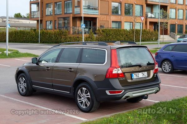 Brown Volvo XC70 2013 in Tallinn, with an engine capacity of 2.40 L and mileage of 257 thousand km for 13000 €, photo 6 on AUTOMOTO.COM.LV